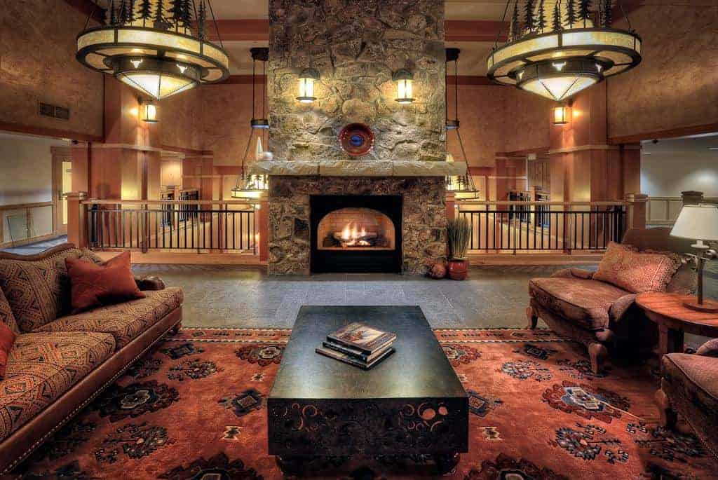 The Steamboat Grand Hotel - Steamboat Accommodation - MountainWatch Travel