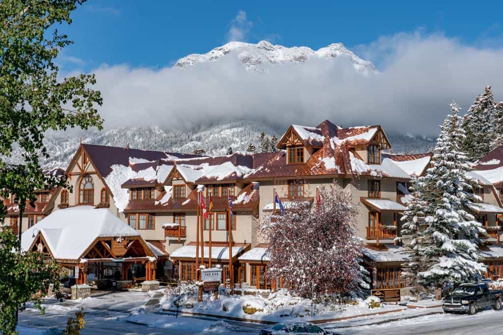 Banff Caribou Lodge & Spa - Banff Accommodation - MountainWatch Travel