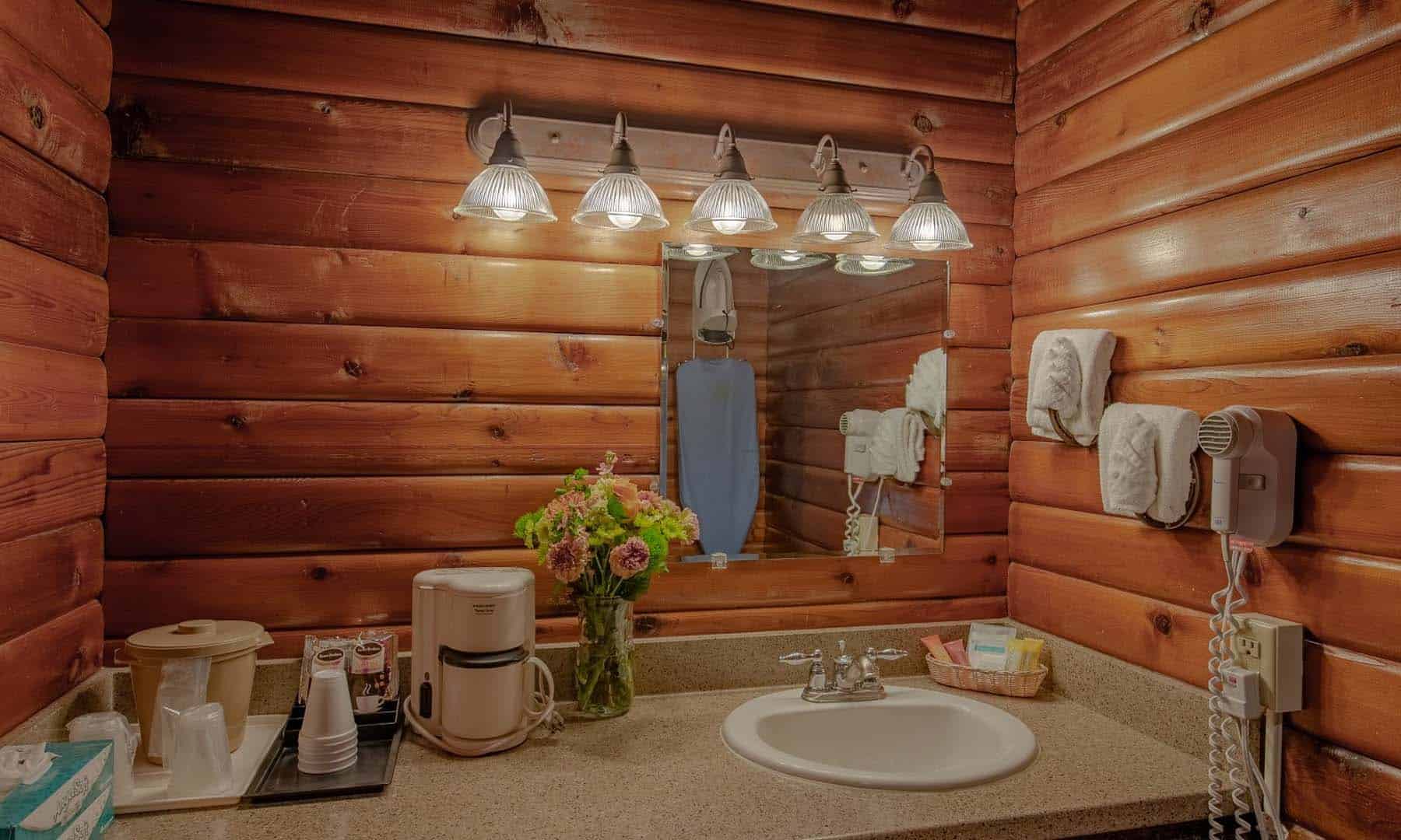 Antler Inn - Jackson Hole Accommodation - MountainWatch Travel