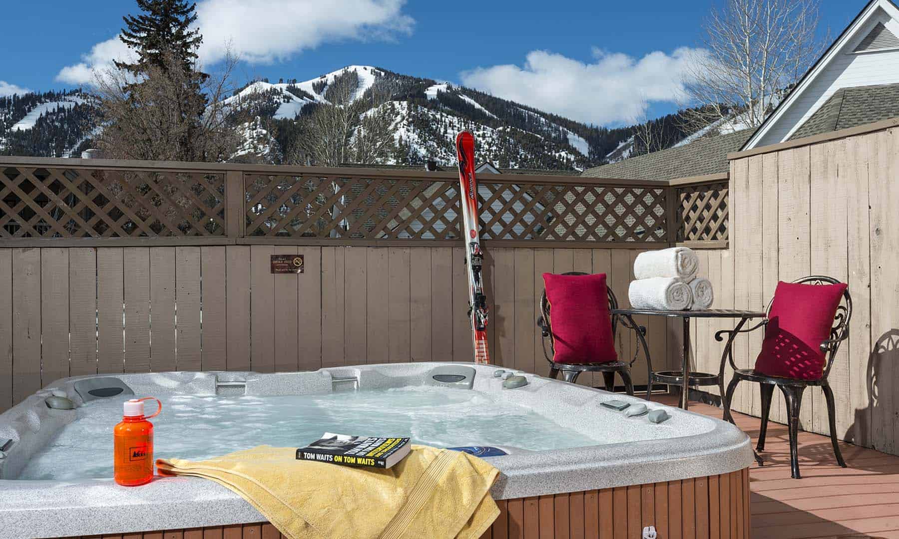 Tamarack Lodge - Mammoth Accommodation - MountainWatch Travel