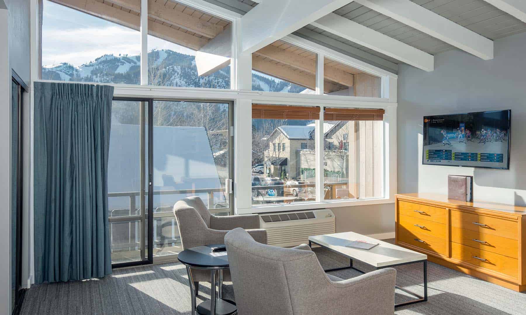 Tamarack Lodge - Mammoth Accommodation - MountainWatch Travel