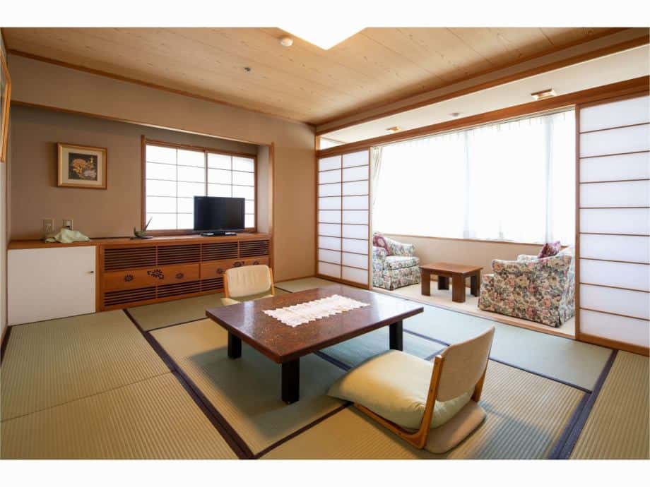 Akakura Hotel - Myoko Kogen Accommodation - MountainWatch Travel