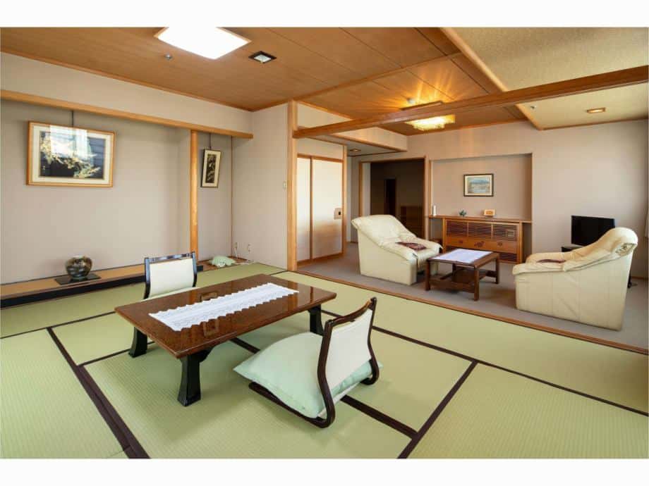 Akakura Hotel - Myoko Kogen Accommodation - MountainWatch Travel