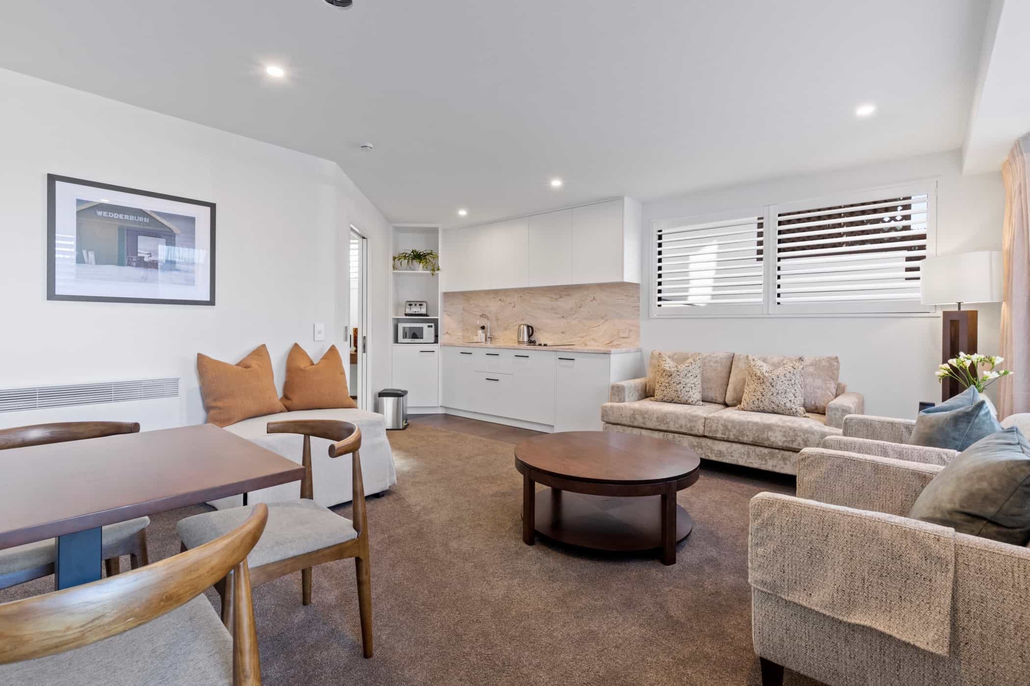 Queenstown Luxury Lakeside - Queenstown Accommodation - MountainWatch ...