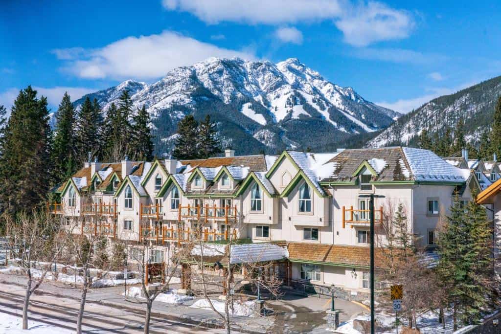 Sunshine Ski Resort | Canada Ski Resorts | Mountainwatch