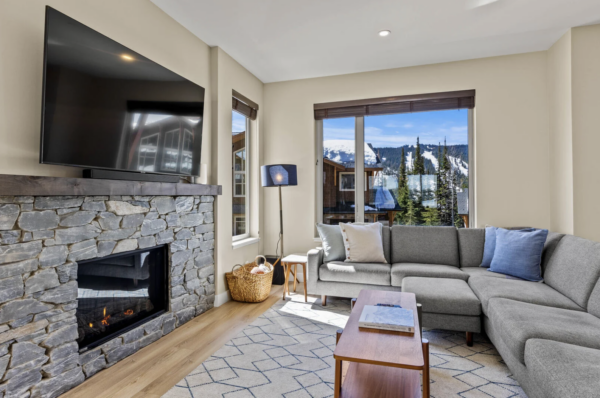 The Solstice Lodge - Sun Peaks Accommodation - MountainWatch Travel