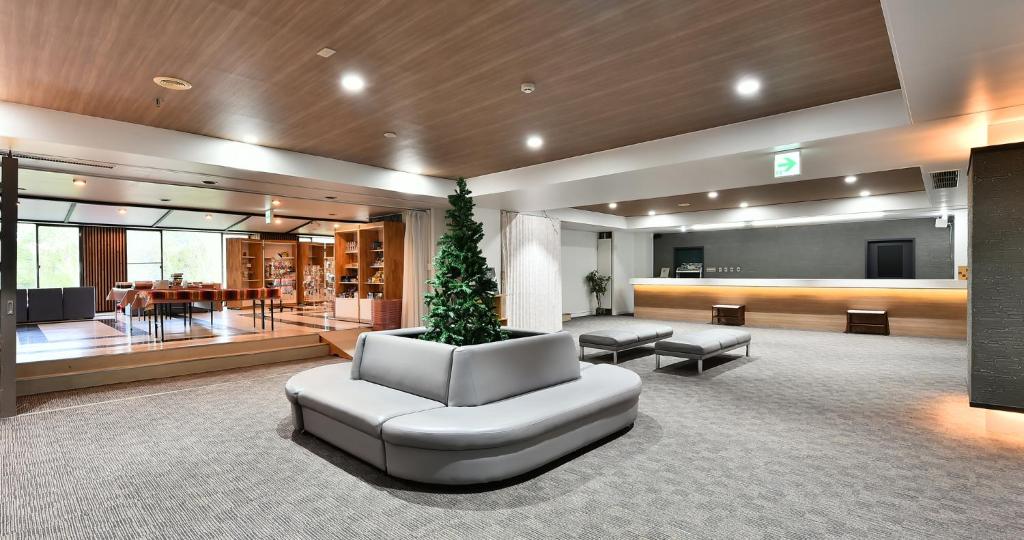 Shiga Grand Hotel - Shiga Kogen Accommodation - MountainWatch Travel